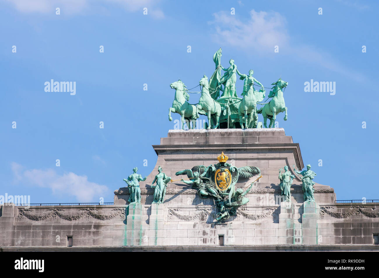 Quadriga statue (Quadriga and pedestal) at the Triumphal Arch Arcade du ...