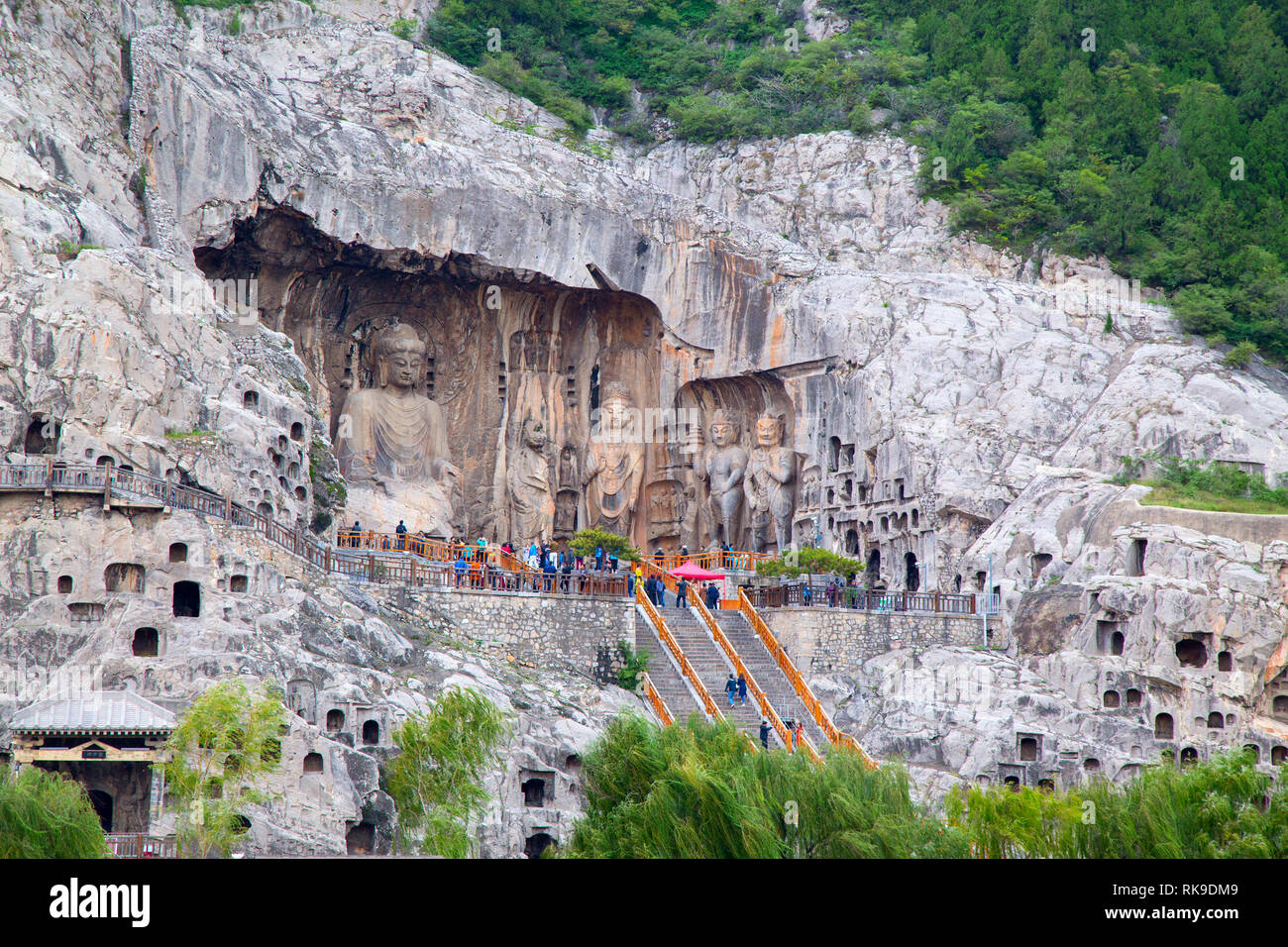 Famous Longmen Grottoes (statues of Buddha and Bodhisattvas carved in ...