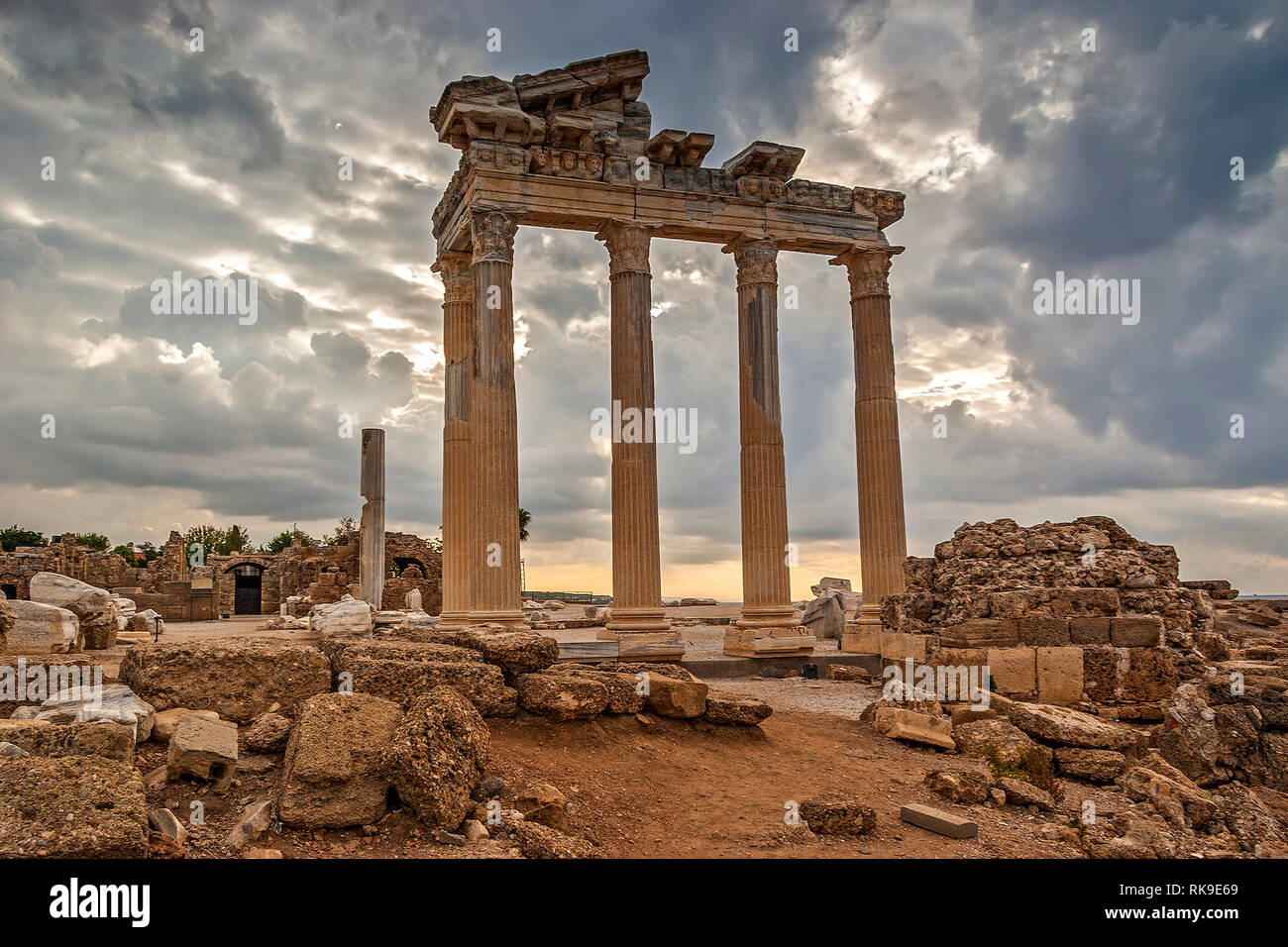 Side temple hi-res stock photography and images - Alamy