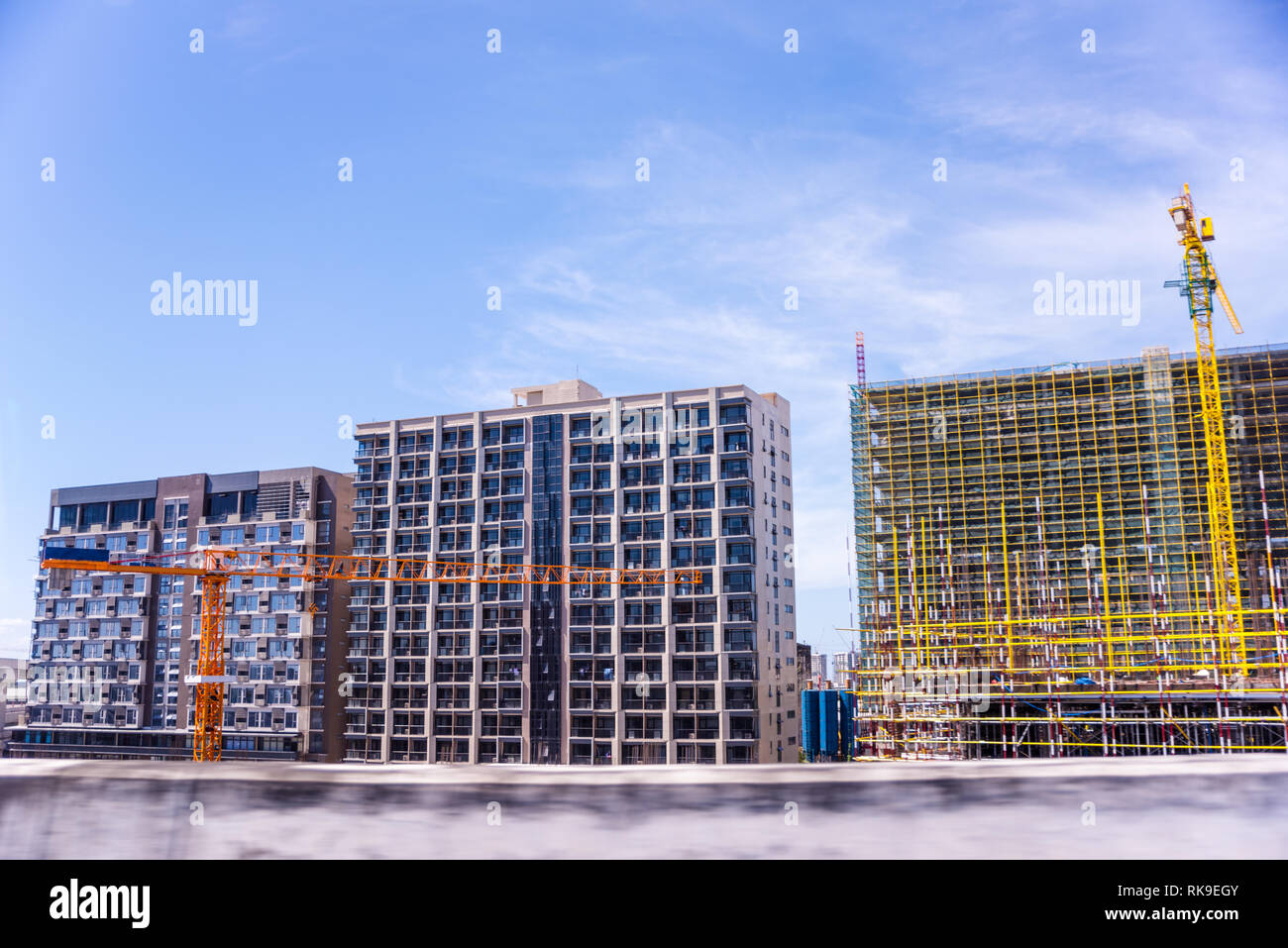 Makati central business district hi-res stock photography and images ...