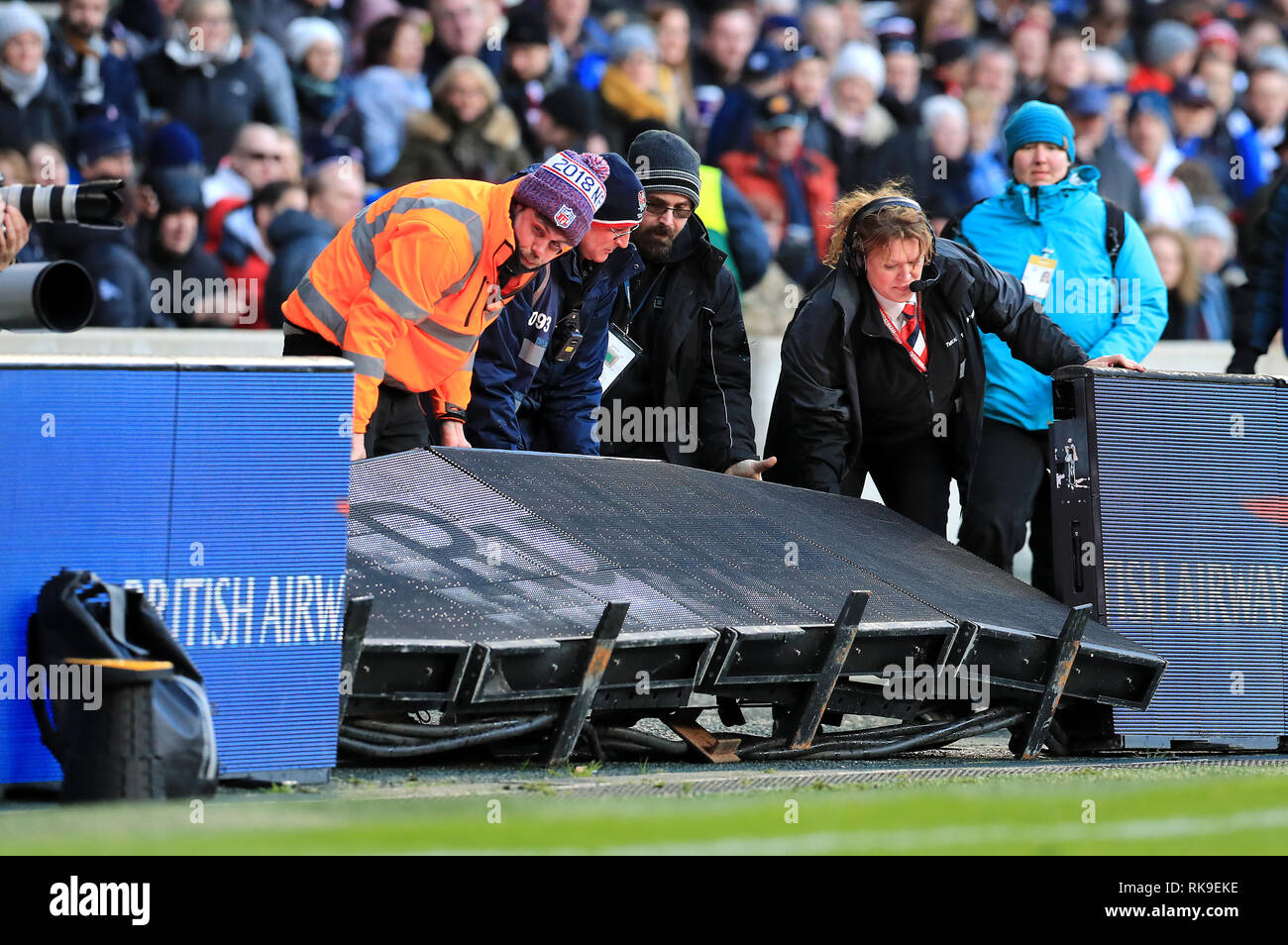 Guinness advertising hi-res stock photography and images - Alamy