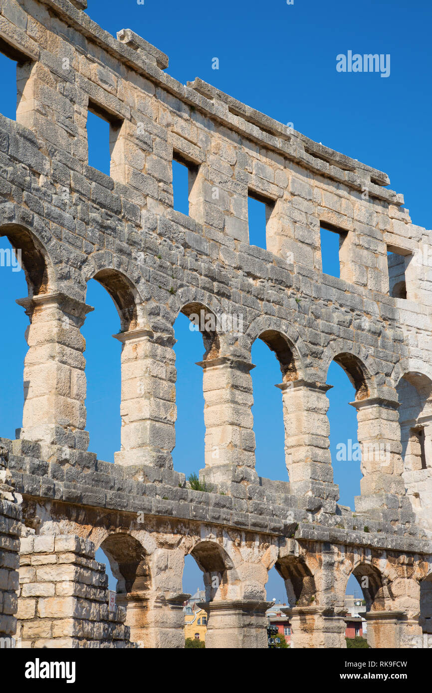 Ancient roman amphitheater in the croatian city Pula Stock Photo - Alamy