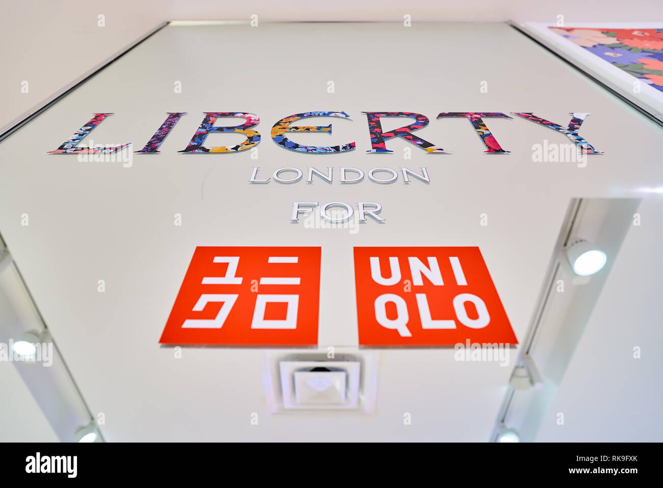 Uniqlo store chicago hi-res stock photography and images - Alamy