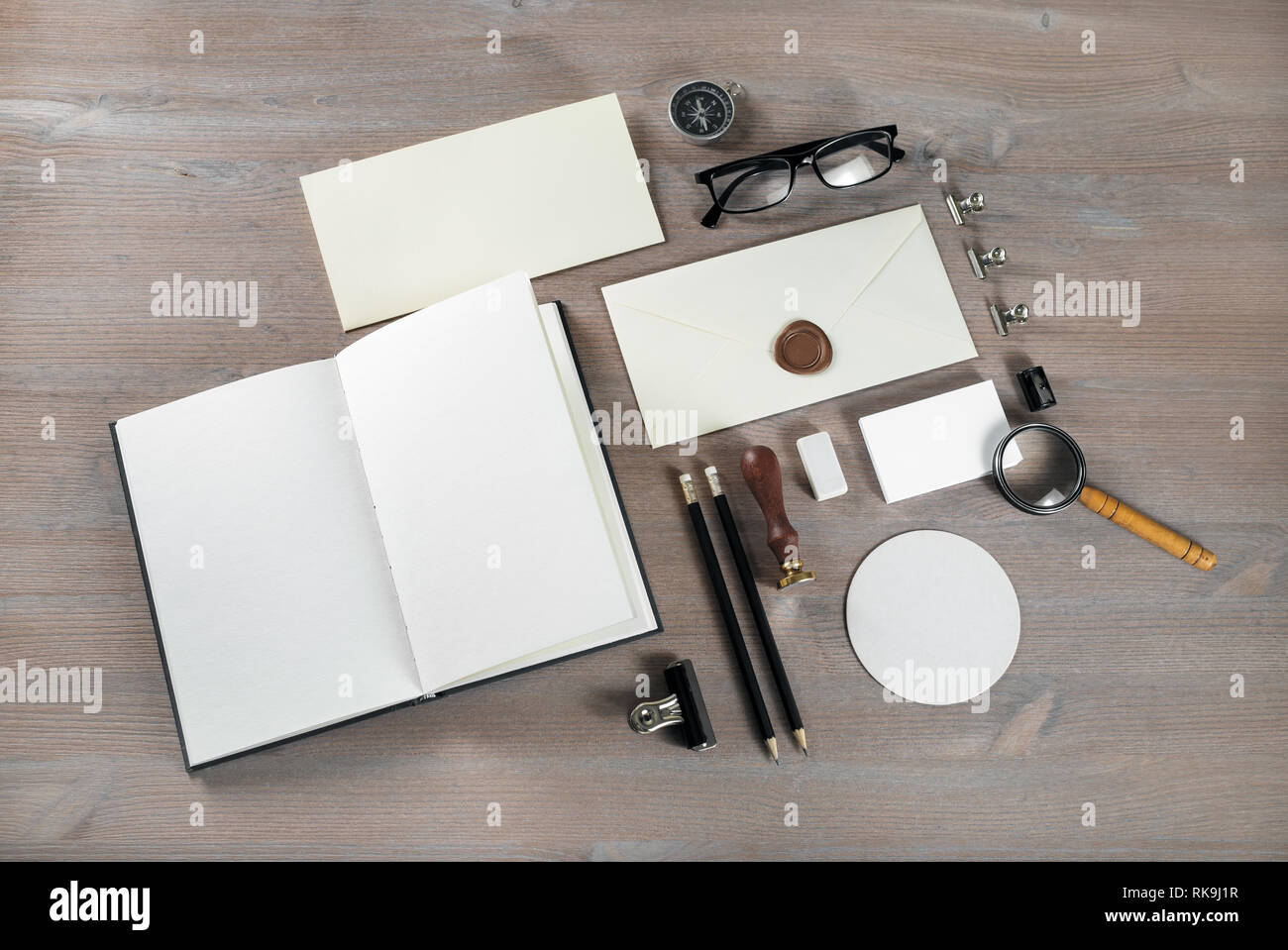 Retro stationery template on wood table background. Responsive design ...