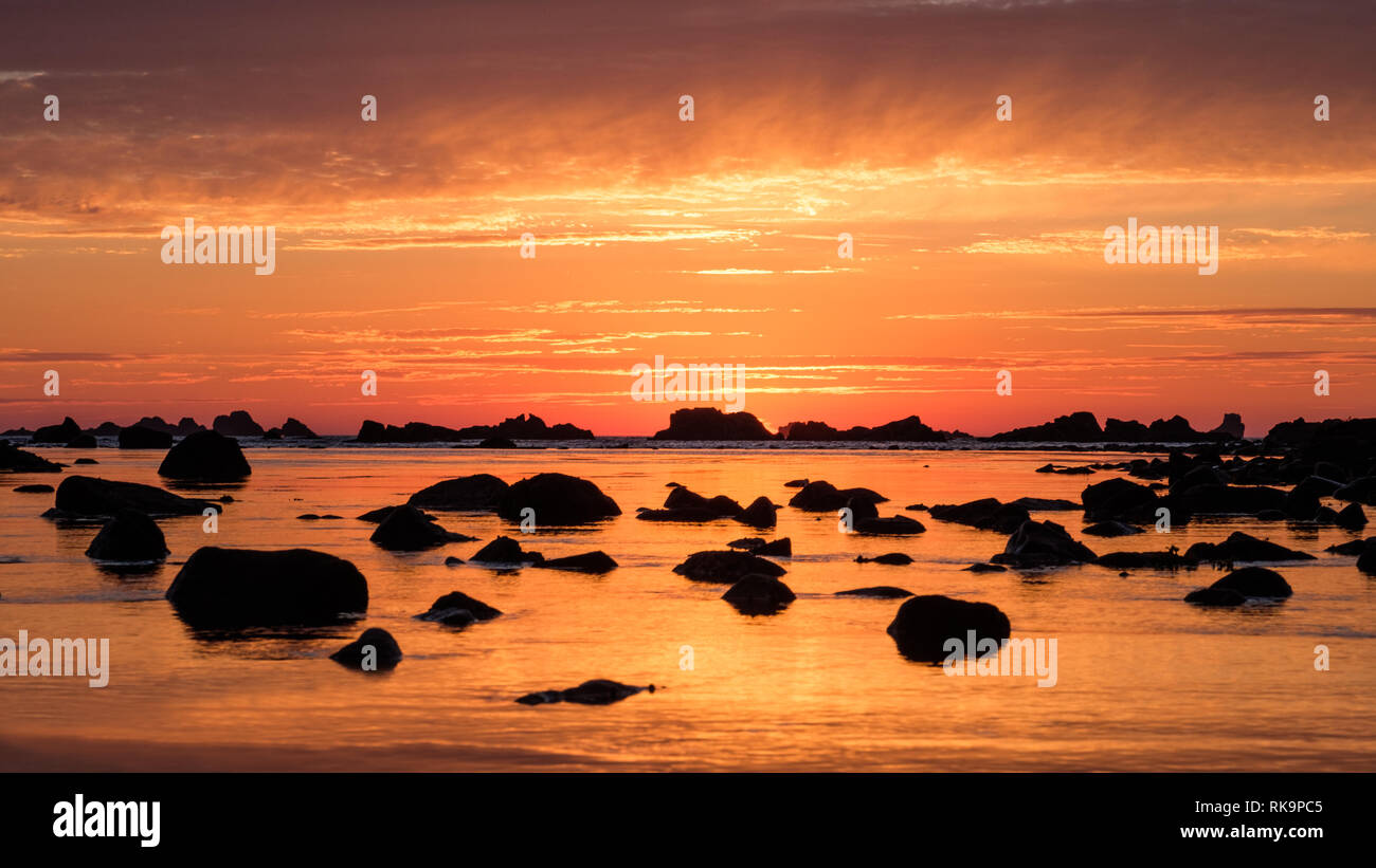 Golden hour sunset hi-res stock photography and images - Alamy