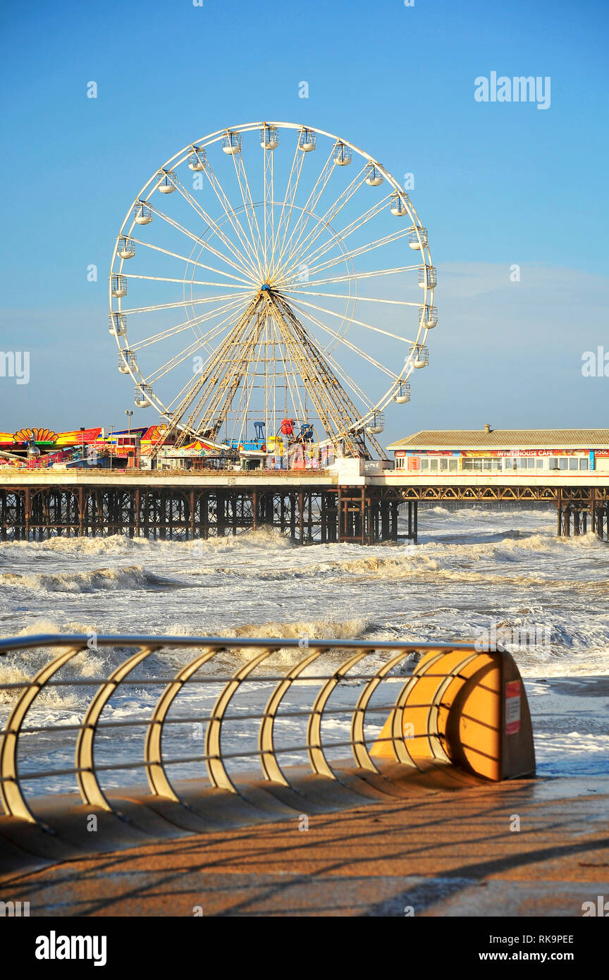 Central pier amusements blackpool hi-res stock photography and images ...
