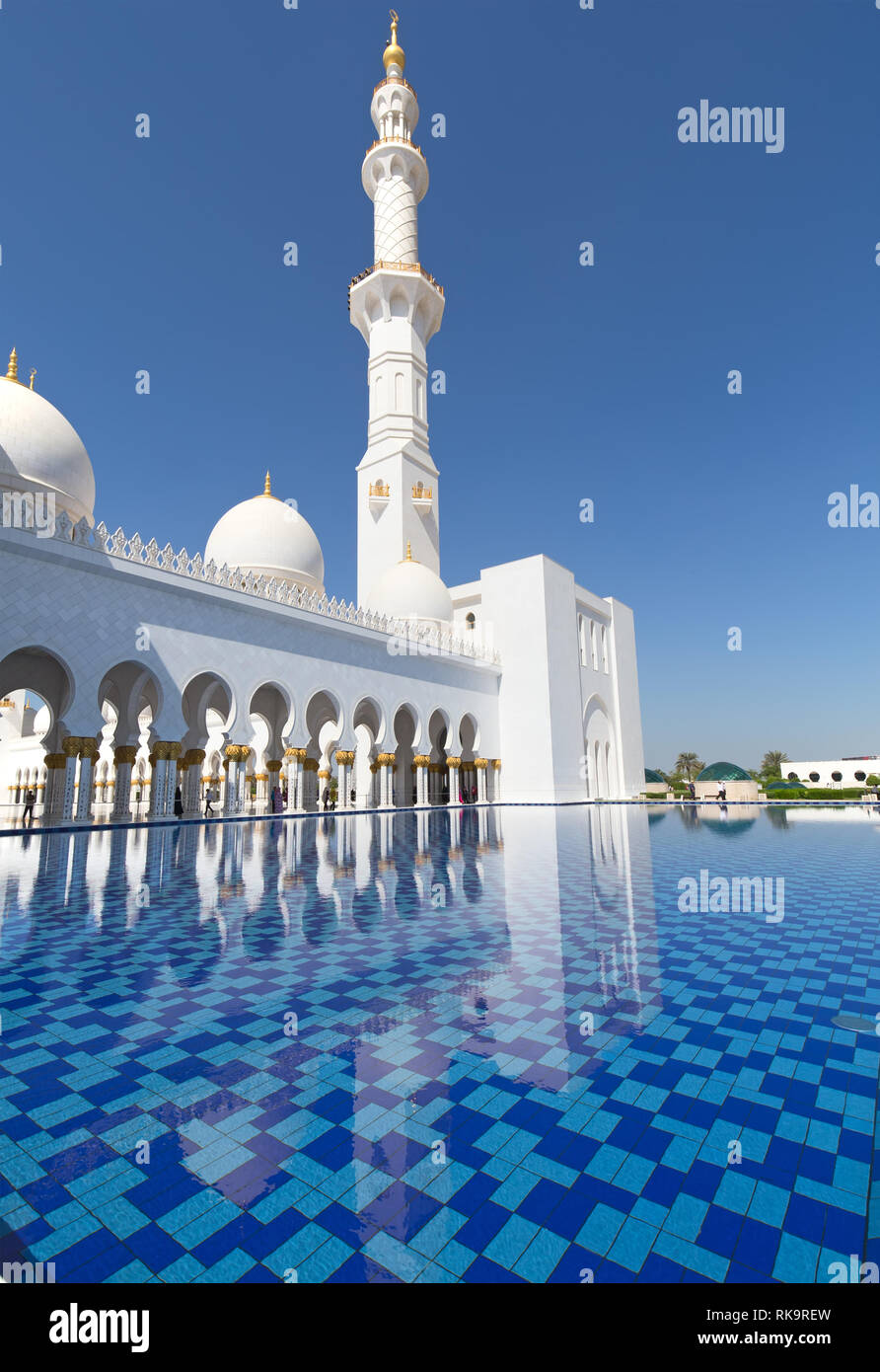 Famous Sheikh Zayed mosque in Abu Dhabi, United Arab Emirates Stock ...