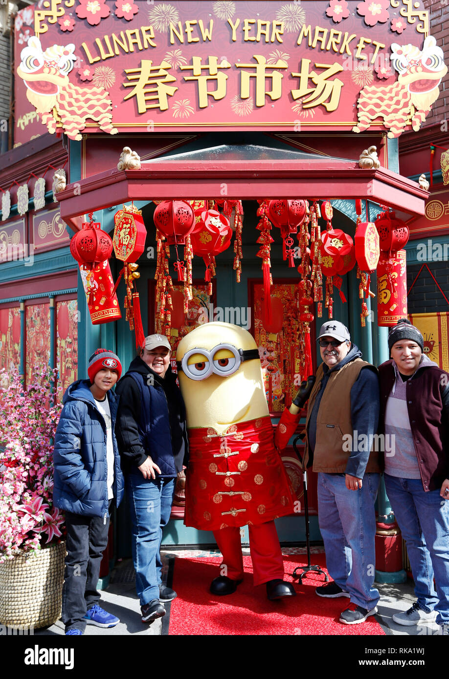 Minion costume hi-res stock photography and images - Alamy