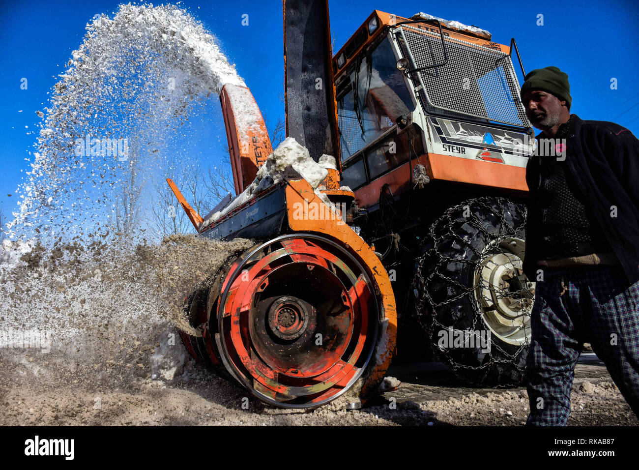 Stranded vehicles hi-res stock photography and images - Alamy