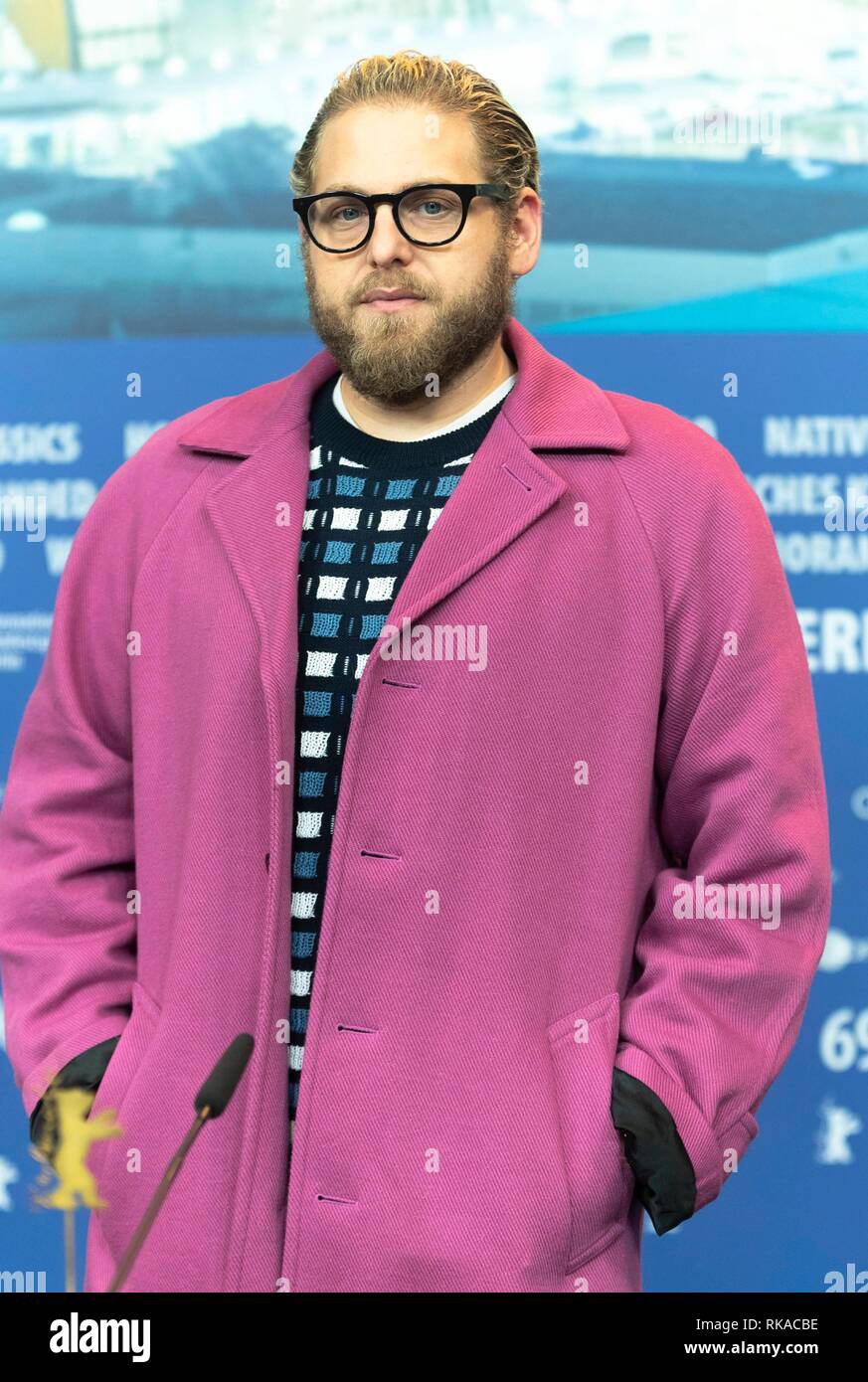 Mid ku hi-res stock photography and images - Alamy