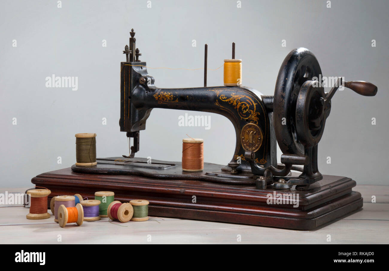 Old textile machine making cloth hi-res stock photography and images ...