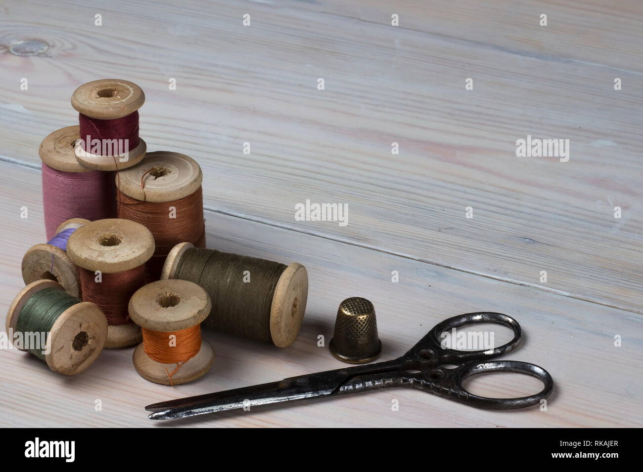 Needle and thread card hi-res stock photography and images - Alamy