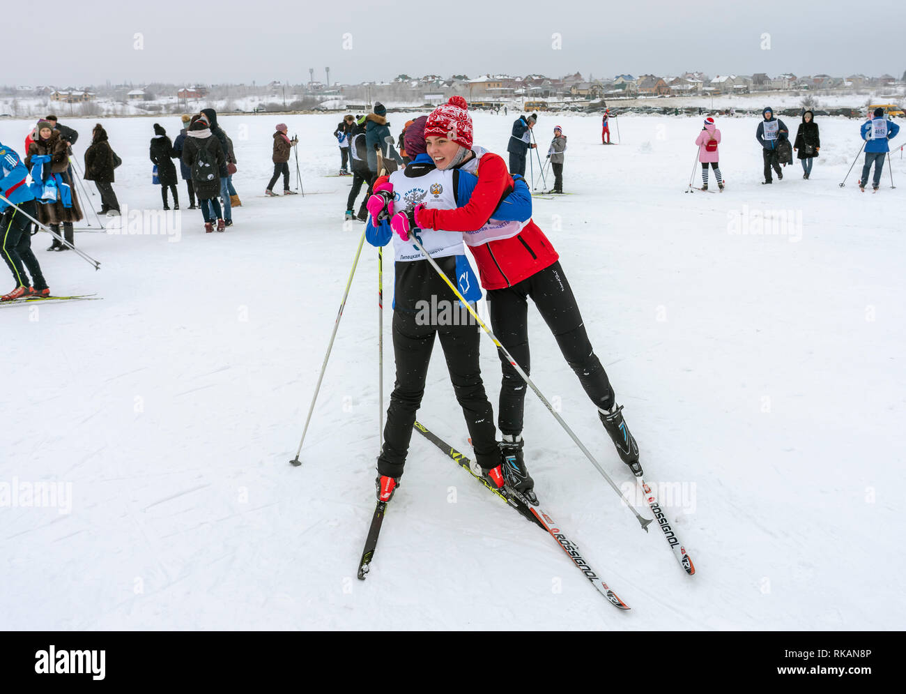 Two women athletes hugging hi-res stock photography and images - Alamy
