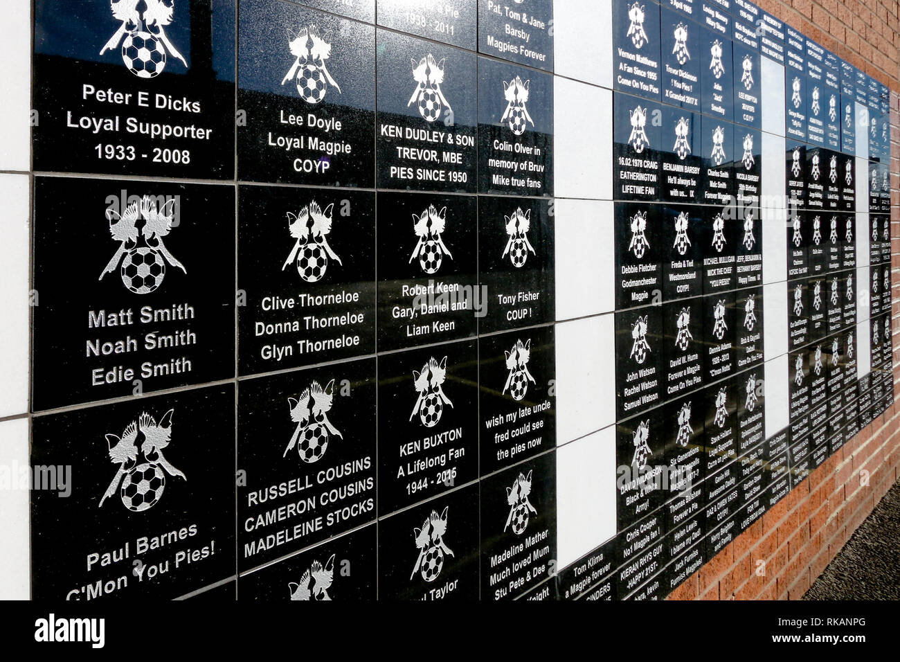 Notts county football fans hi-res stock photography and images - Alamy