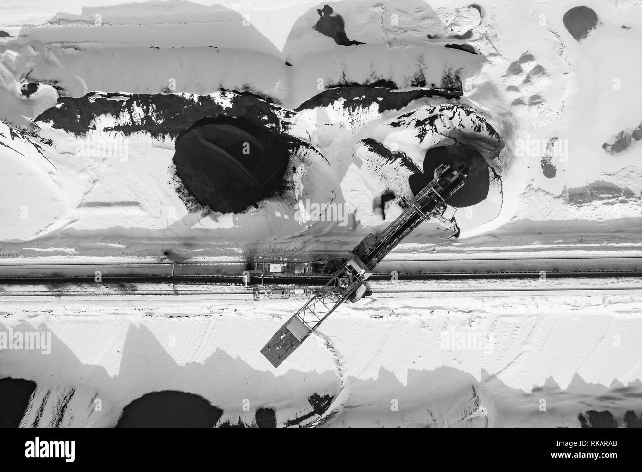 Exploration machinery Black and White Stock Photos & Images - Alamy