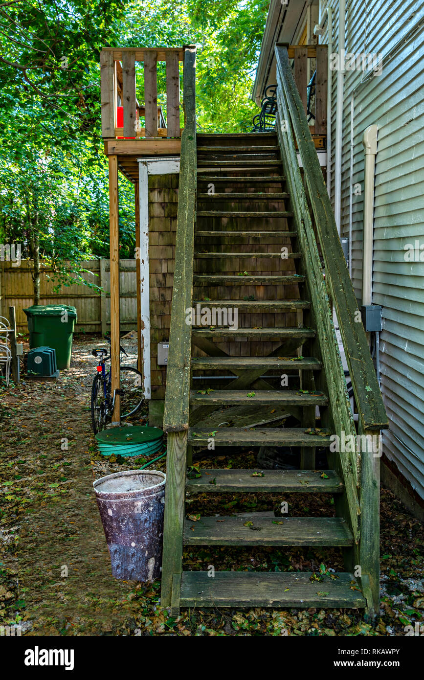 Back side entrance hi-res stock photography and images - Alamy