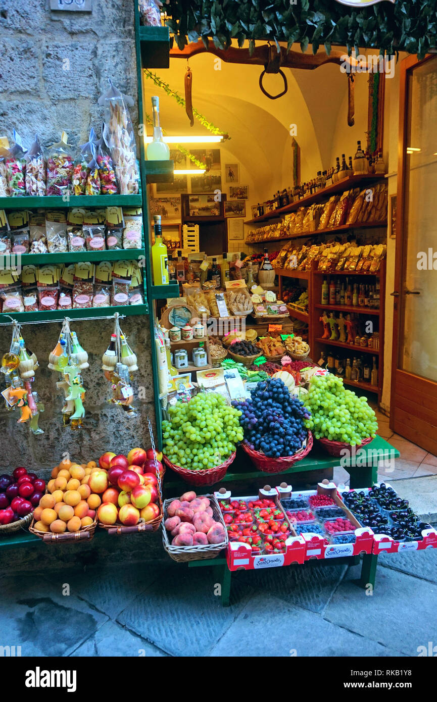 Traditional grocery shop hi-res stock photography and images - Alamy