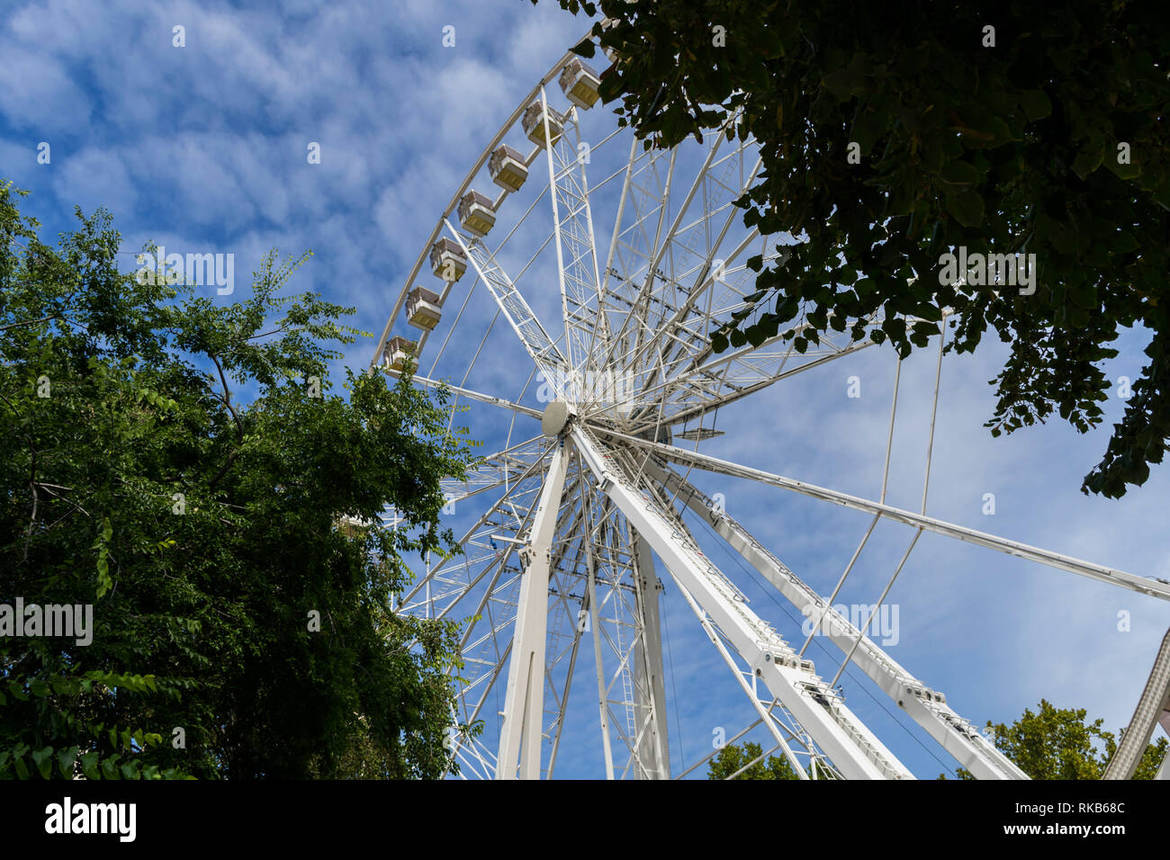 Budapest eye, a huge ferris wheel that rises over the hungarian capital ...