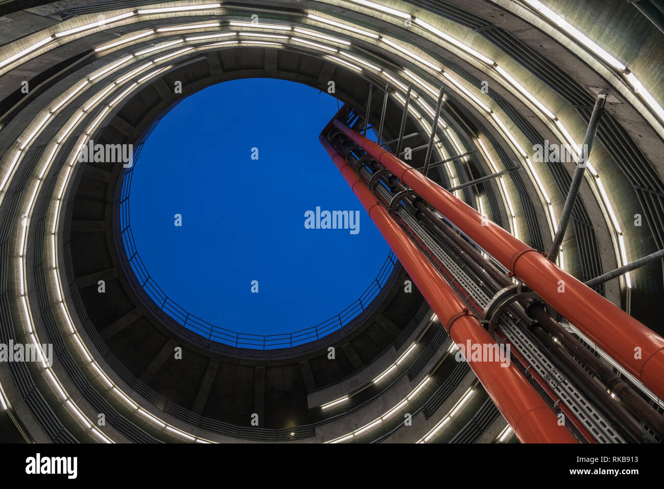 Helical parking garage ramp hi-res stock photography and images - Alamy