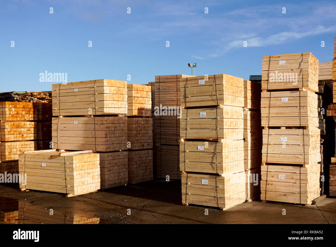 Stacked wooden pallets hi-res stock photography and images - Alamy