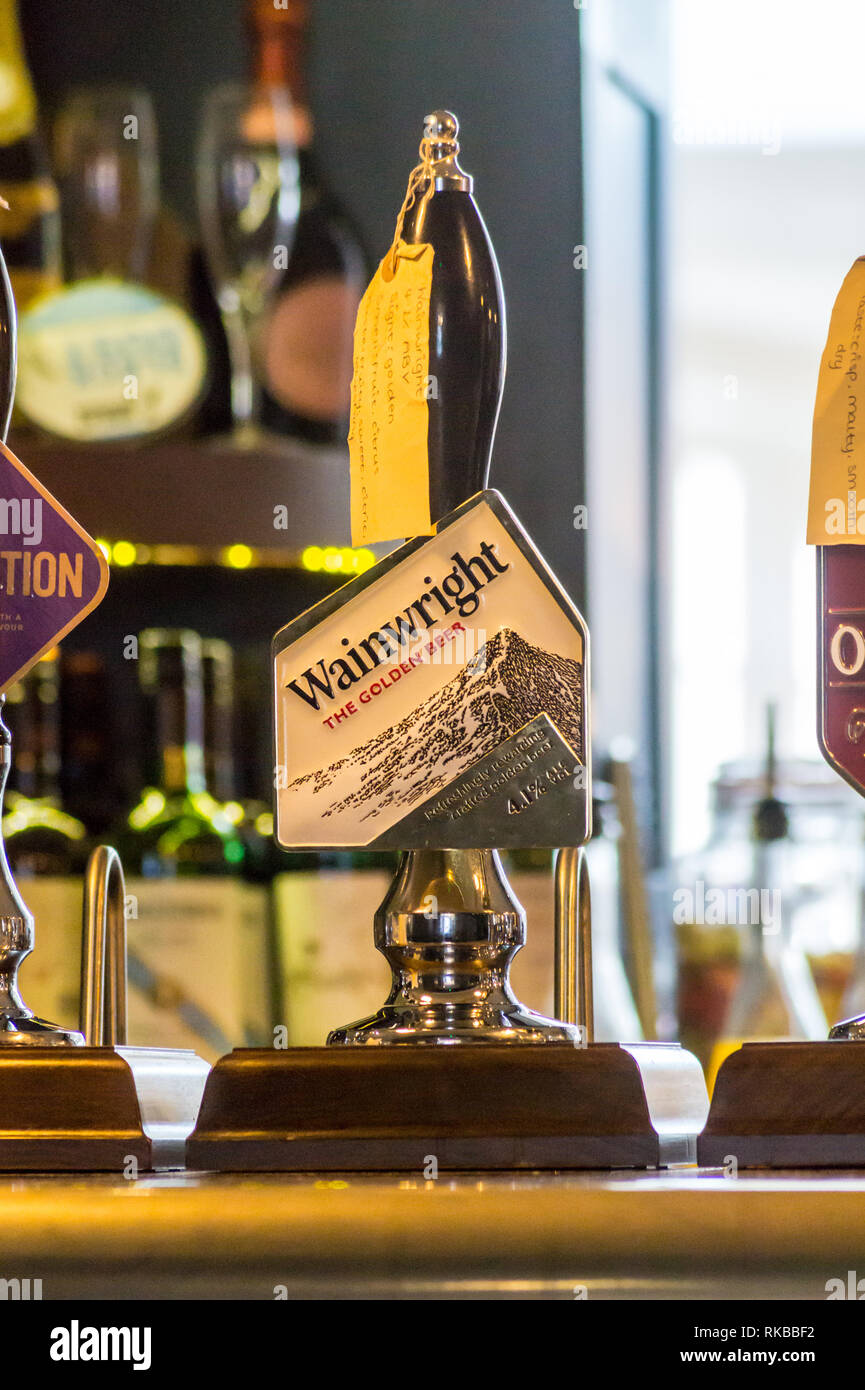 Thwaites wainwright golden ale beer pump hi-res stock photography and ...