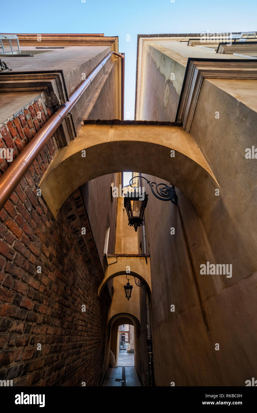 Two buildings connected hi-res stock photography and images - Alamy