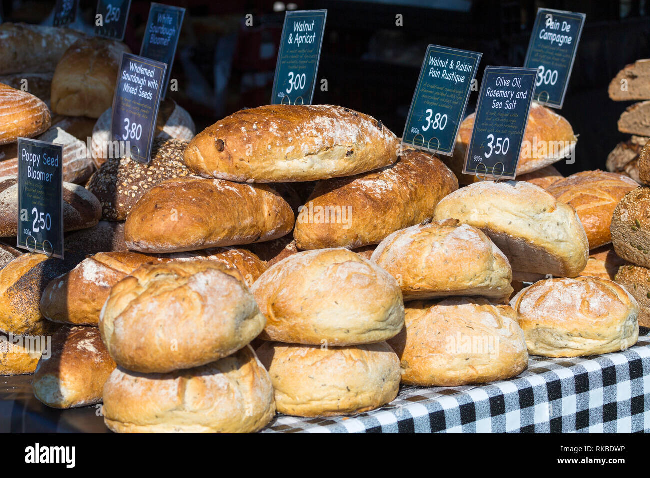 Artisan bakery stall hi-res stock photography and images - Alamy