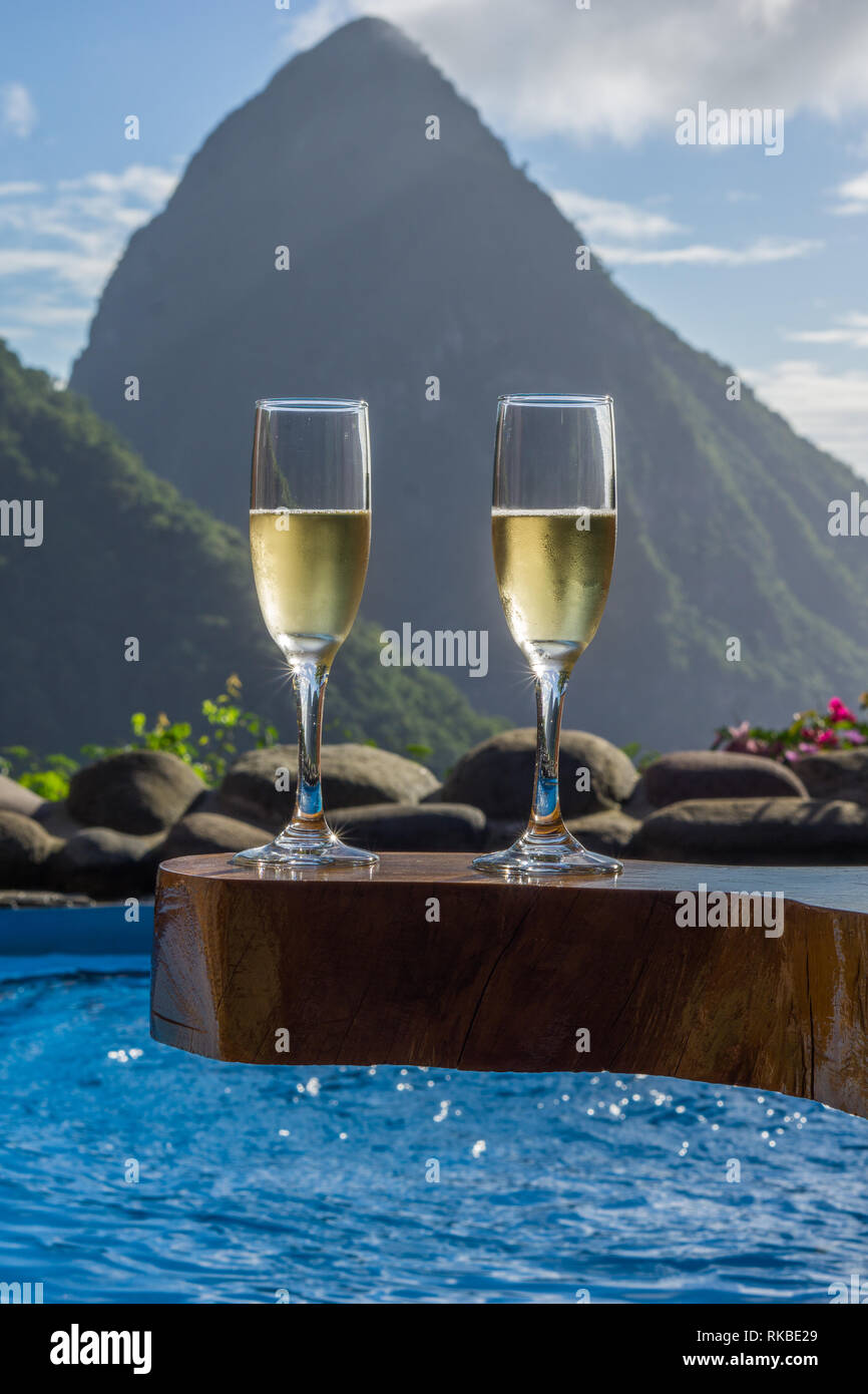 Champagne by a pool hi-res stock photography and images - Alamy