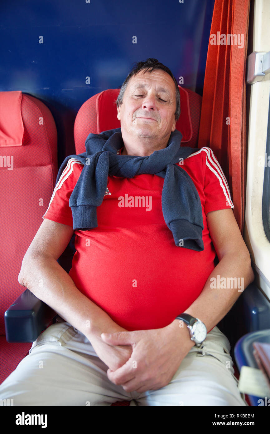 Old man asleep hi-res stock photography and images - Alamy