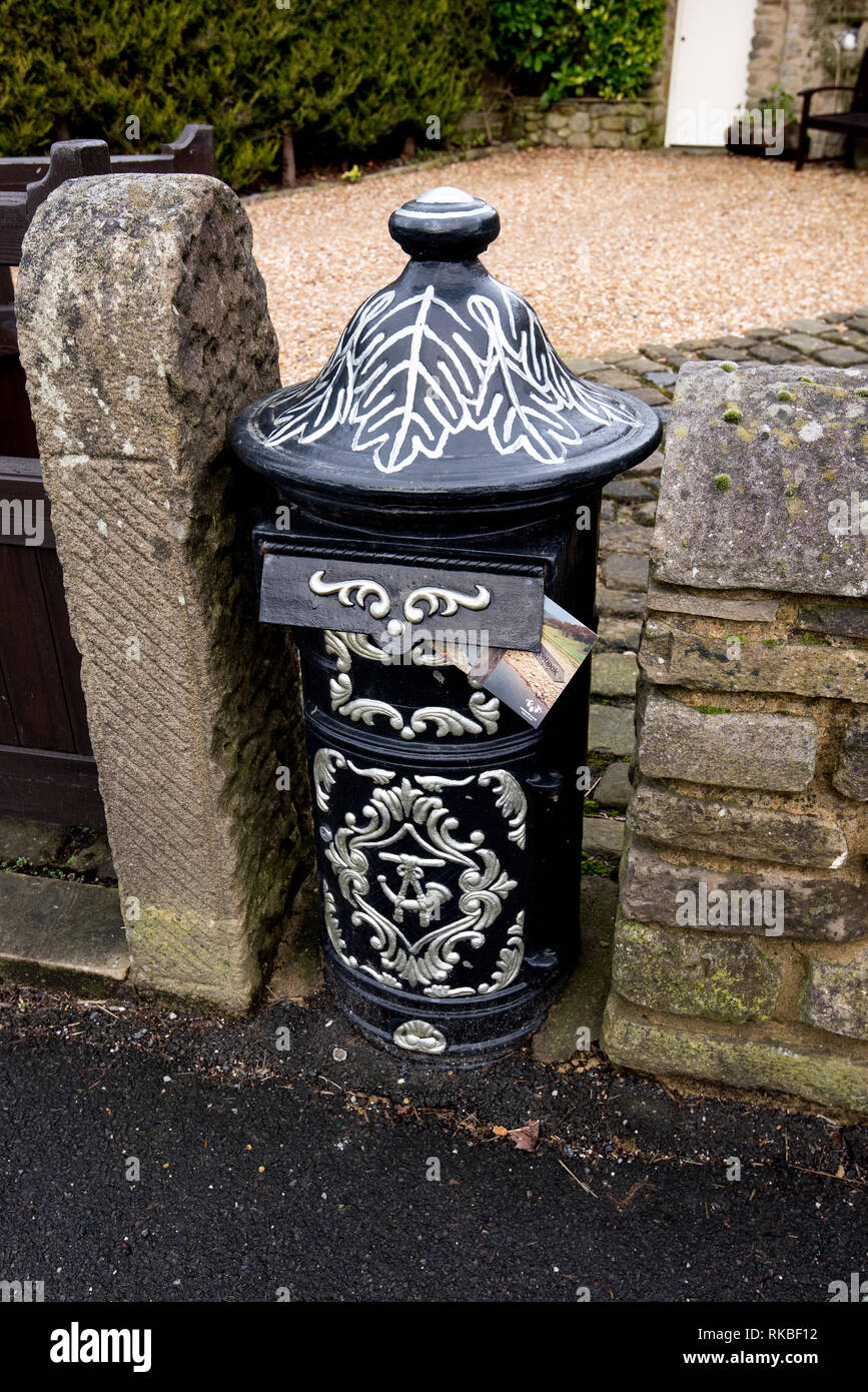 Mail box in boundary wall hi-res stock photography and images - Alamy
