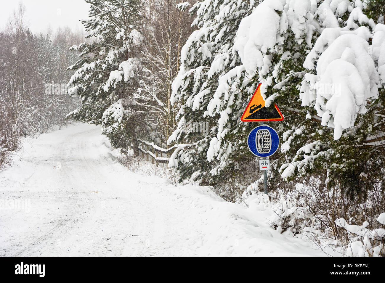 Steep driveway hi-res stock photography and images - Alamy