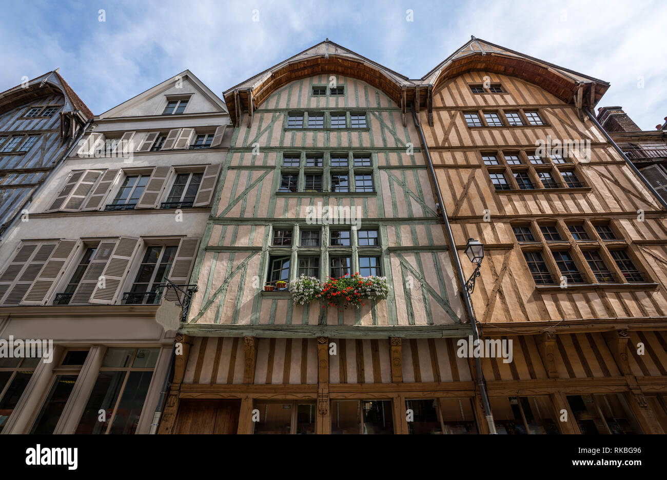 Tall buildings medieval hi-res stock photography and images - Alamy