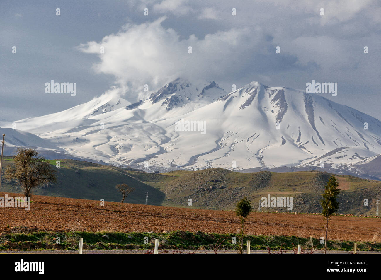 highway and Mount Erciyes. Kayseri, Turkey Stock Photo - Alamy
