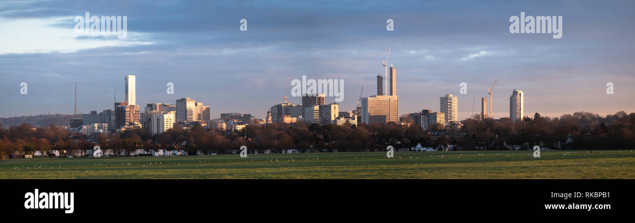 Croydon skyline hi-res stock photography and images - Alamy