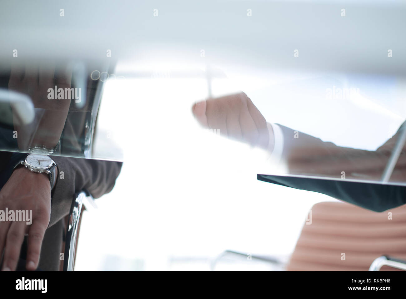 Sitting desk bottom hi-res stock photography and images - Alamy