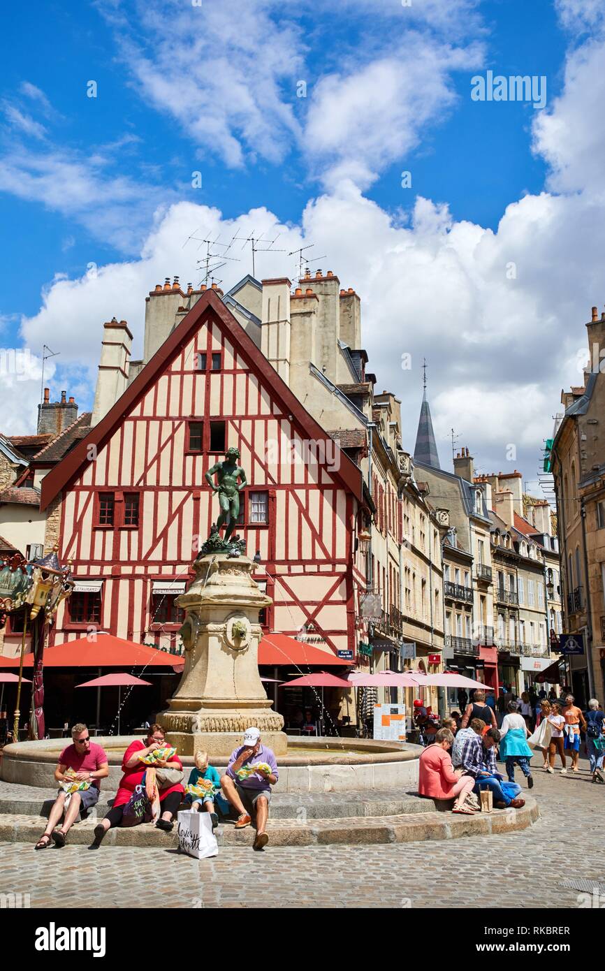 Place francois rude bareuzai hi-res stock photography and images - Alamy