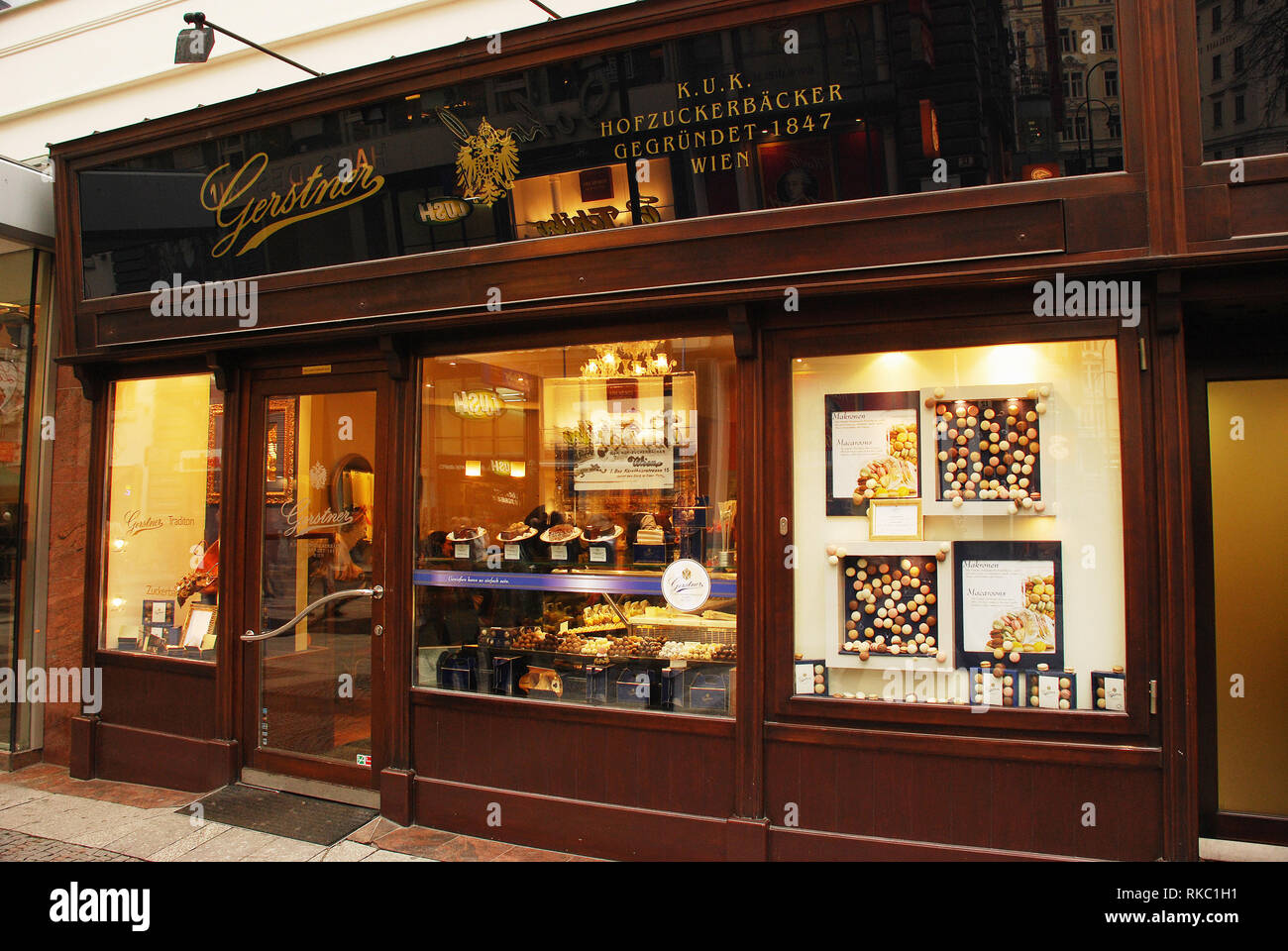 Chocolate shop vienna hi-res stock photography and images - Alamy