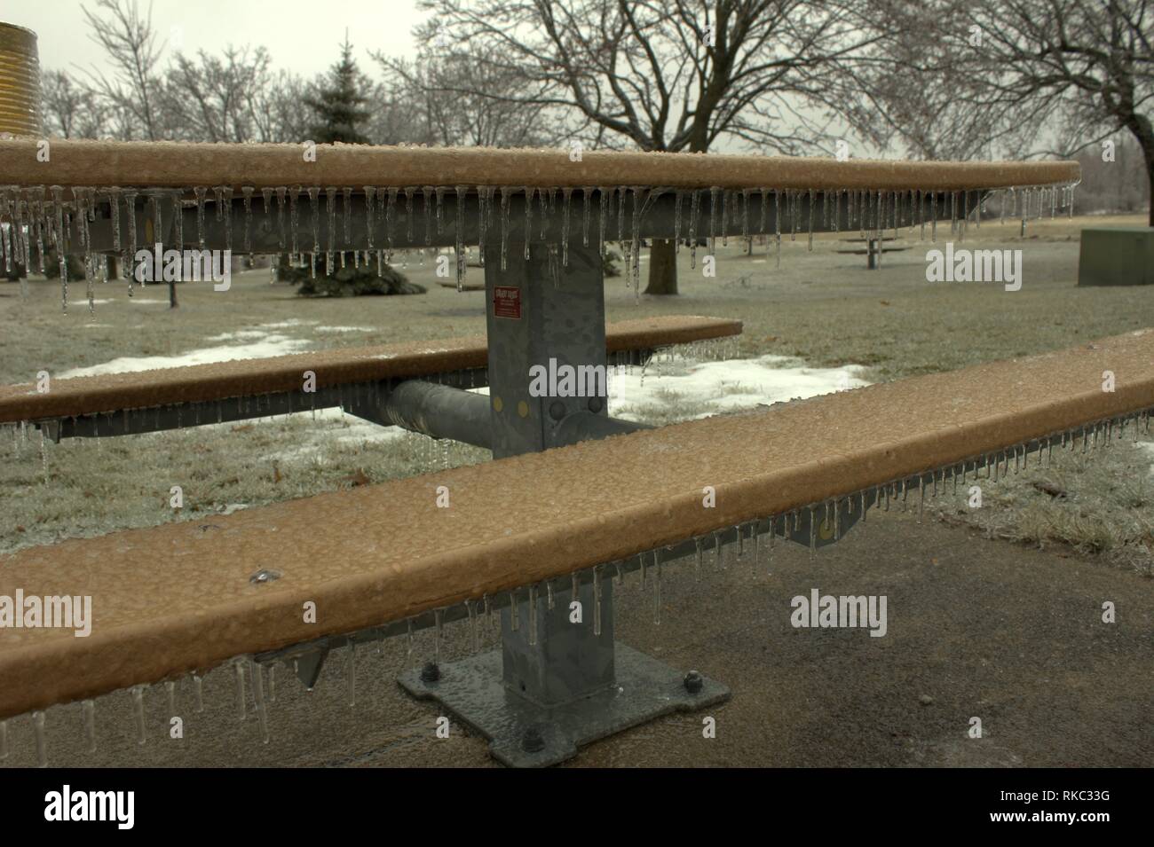 Table rest area hi-res stock photography and images - Alamy