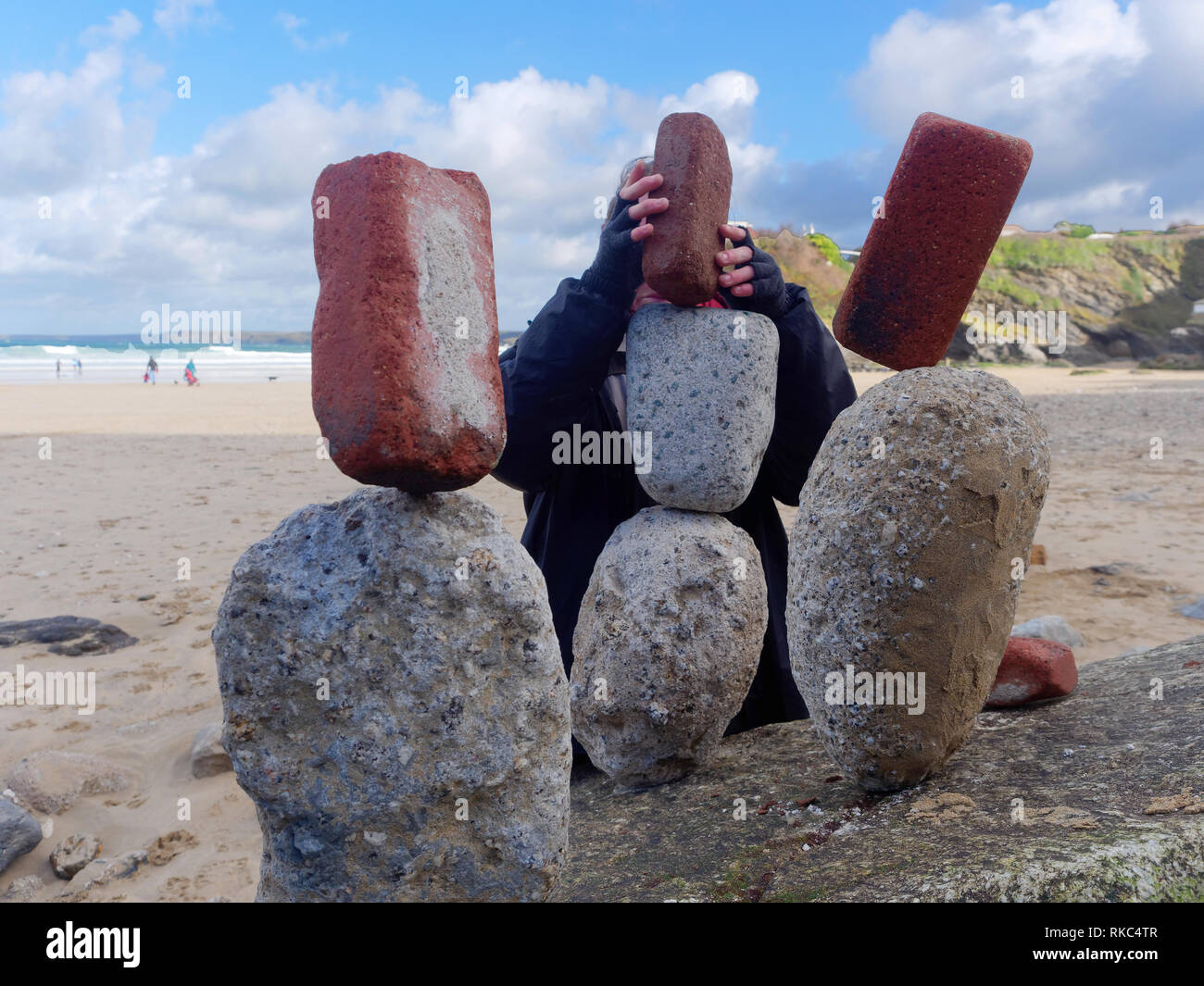 Cornwall`s Stone balancing artist Carlos makes an surprise visit to ...