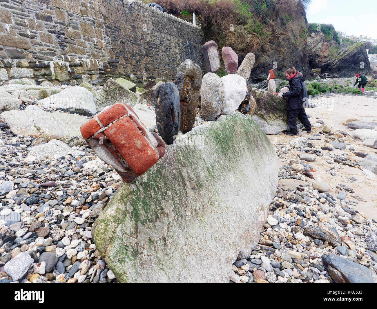 Cornwall`s Stone balancing artist Carlos makes an surprise visit to ...