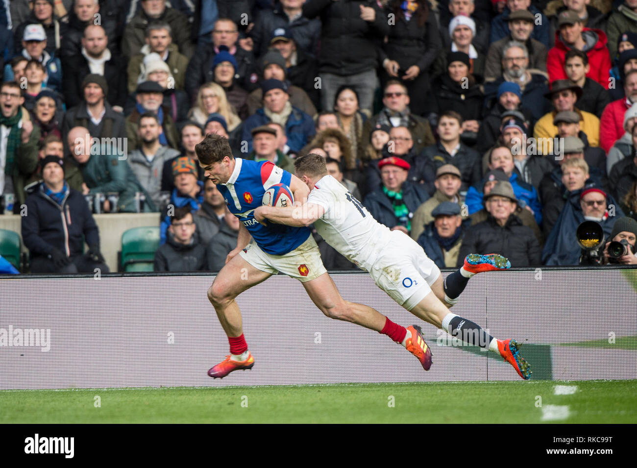 Rugby match played at the rfu stadium hi-res stock photography and ...