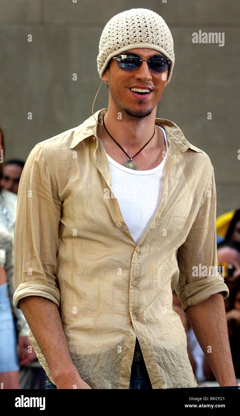 New York City, USA. 01st Jan, 2005. ENRIQUE IGLESIAS 2002 Photo By John ...