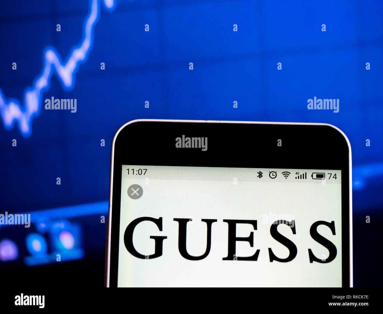 Guess logo hi-res stock photography and images - Alamy