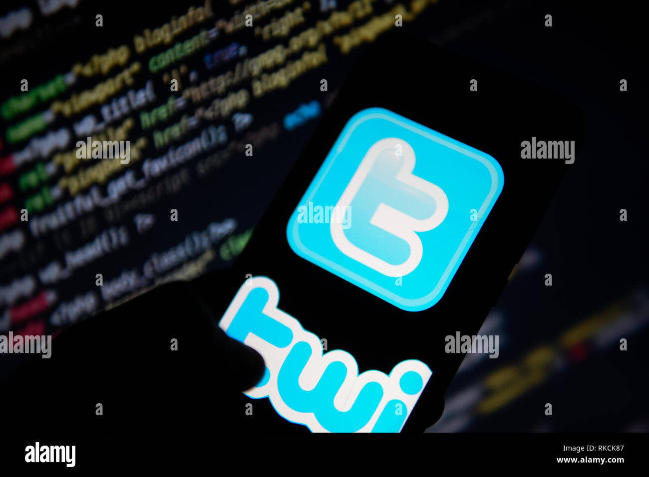 Twitter Logo Phone High Resolution Stock Photography and Images - Alamy