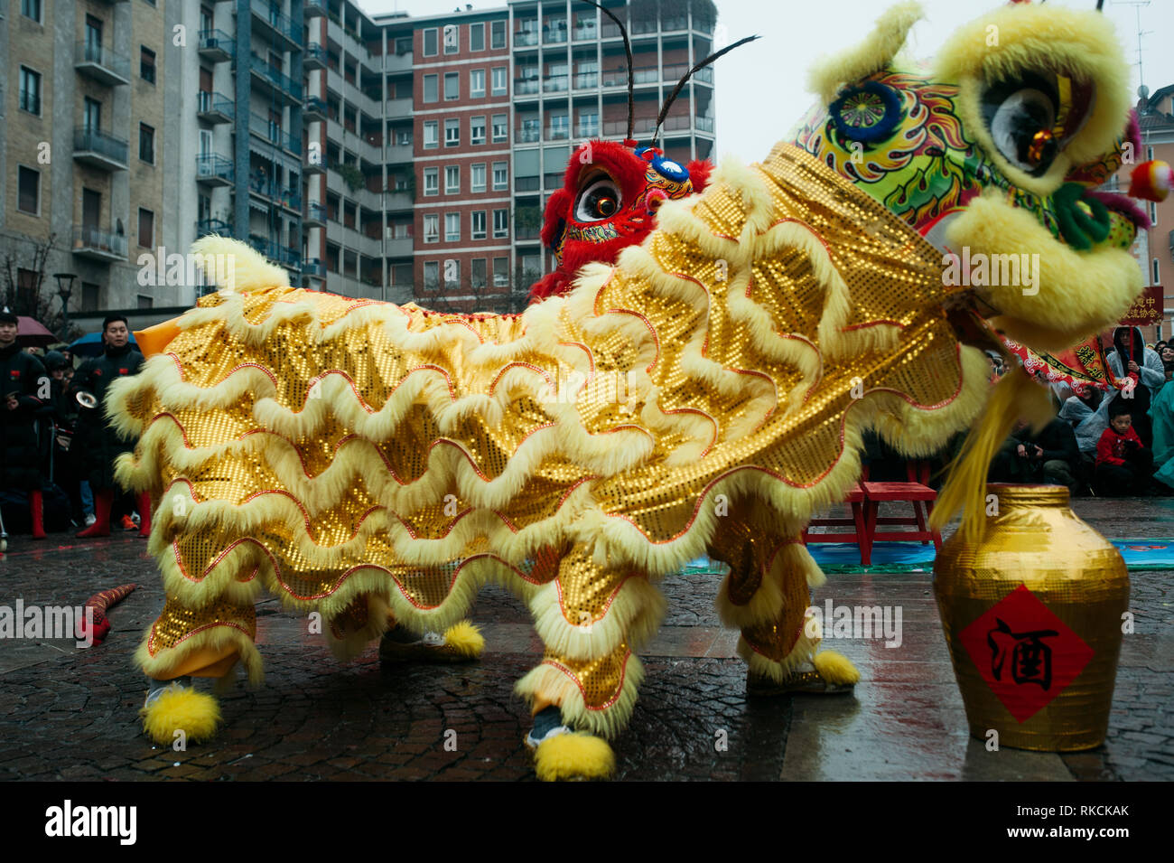 Chinese puppets hi-res stock photography and images - Alamy