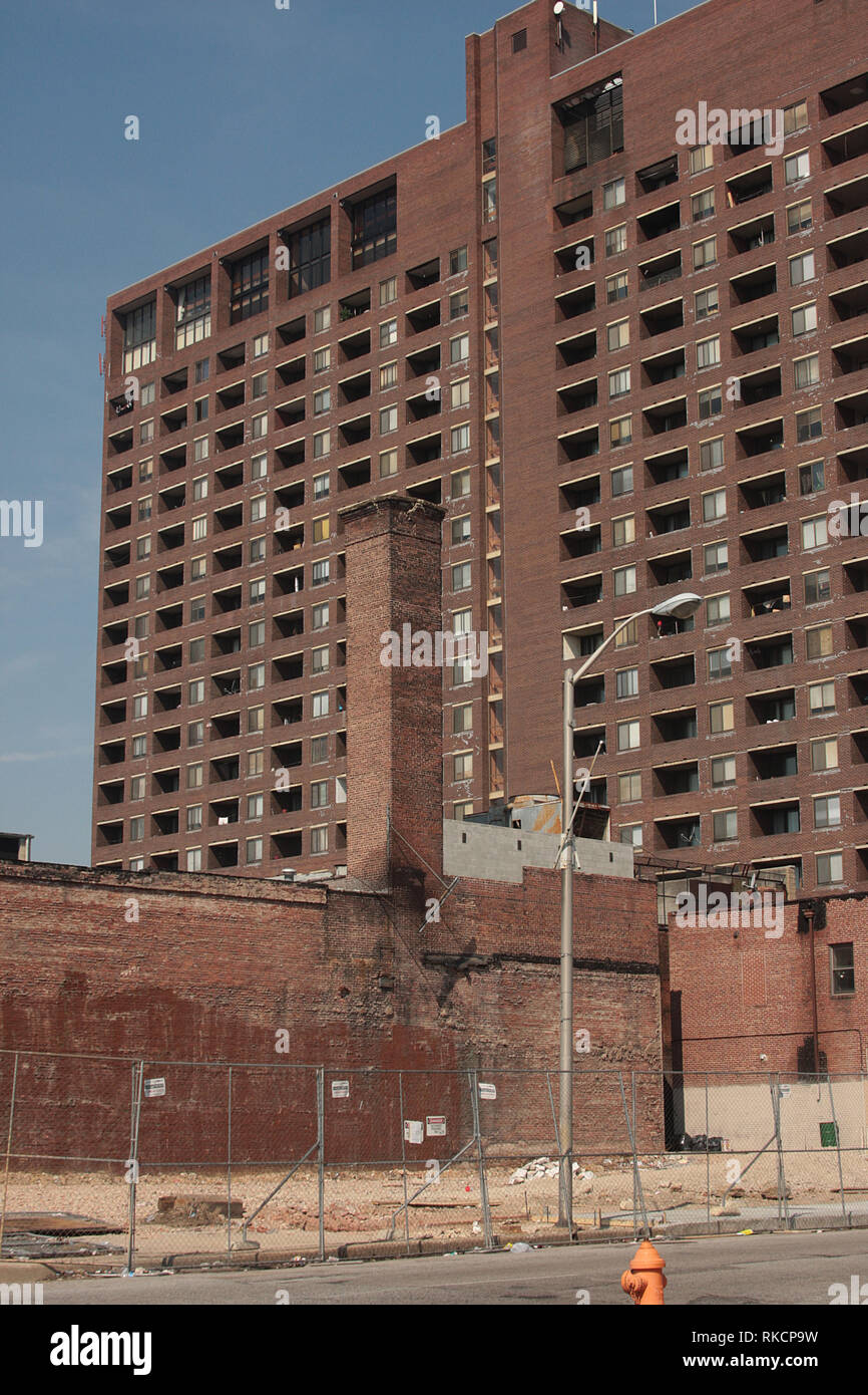 Rundown Apartment Building Stock Photos & Rundown Apartment Building ...