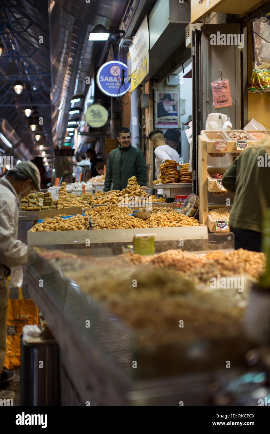Jerusalem food market hi-res stock photography and images - Alamy