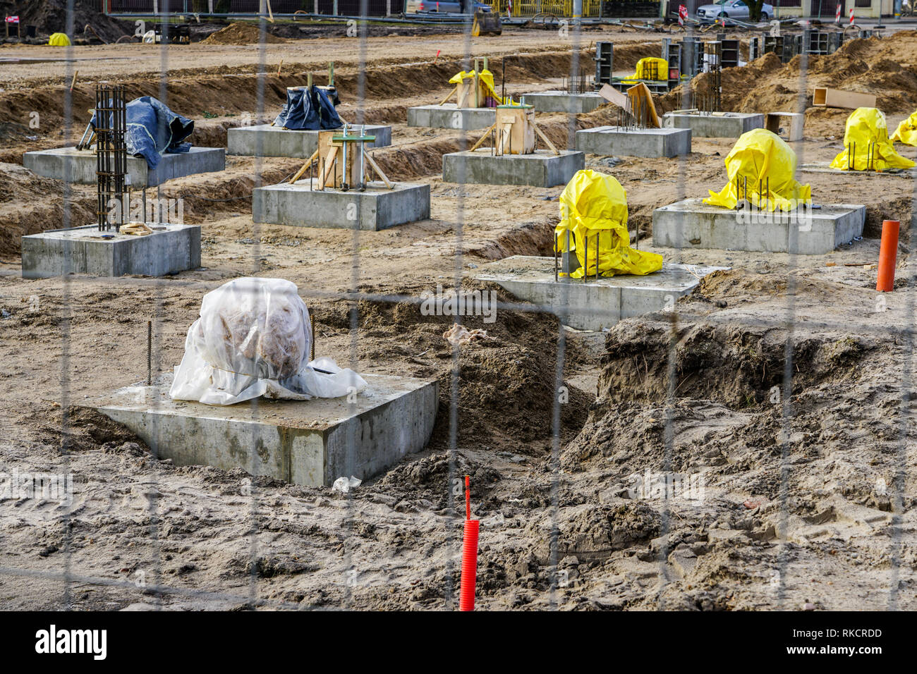 building a concrete foundation for a new shop building Stock Photo - Alamy