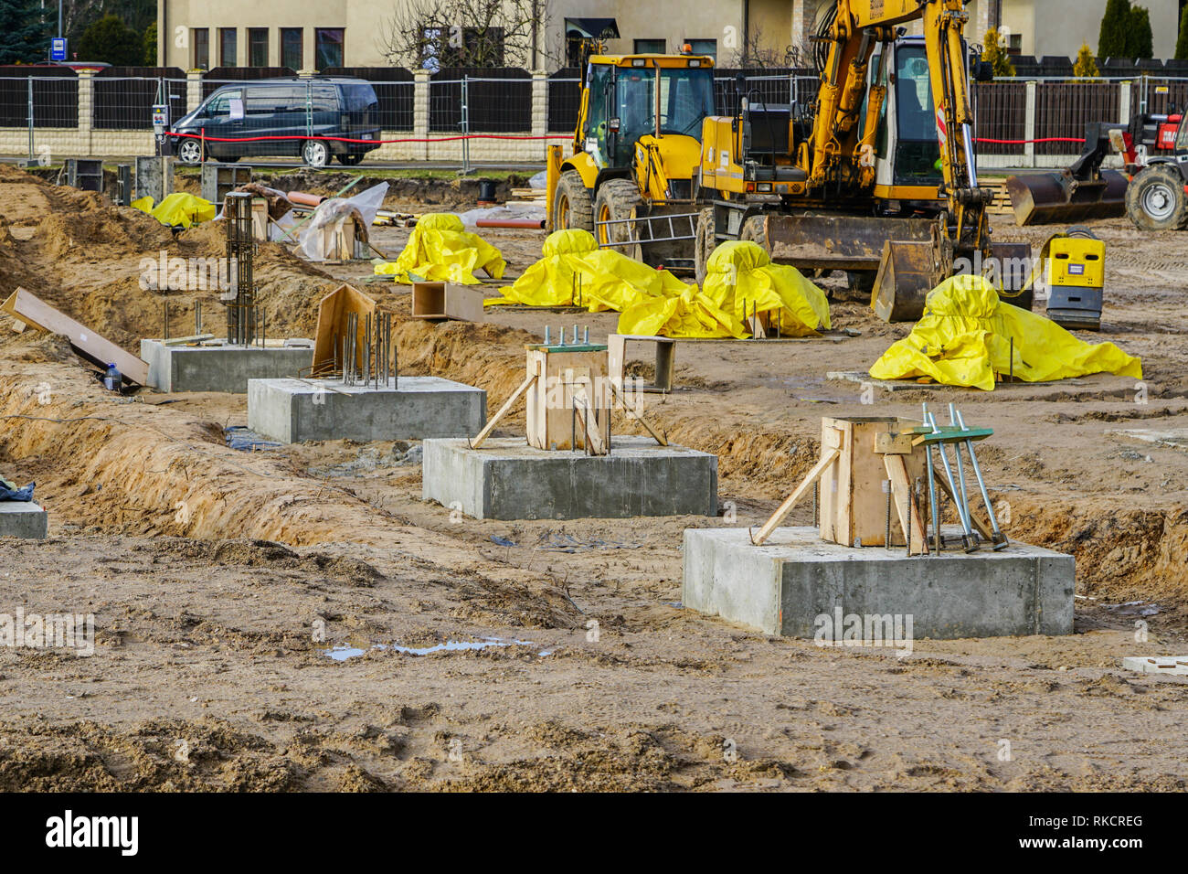 building a concrete foundation for a new shop building Stock Photo - Alamy