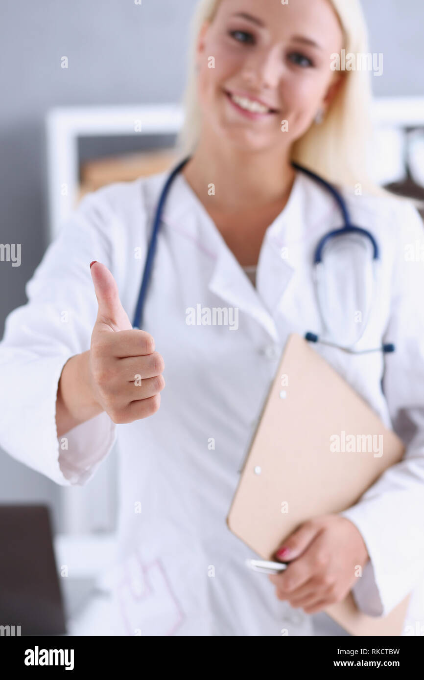 Reception sign hospital hi-res stock photography and images - Alamy